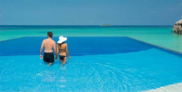 Best 4 Infinity Pools in the Maldives